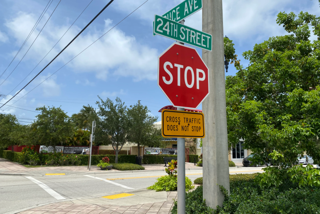 traffic_stop Object Detection Dataset by Yahya