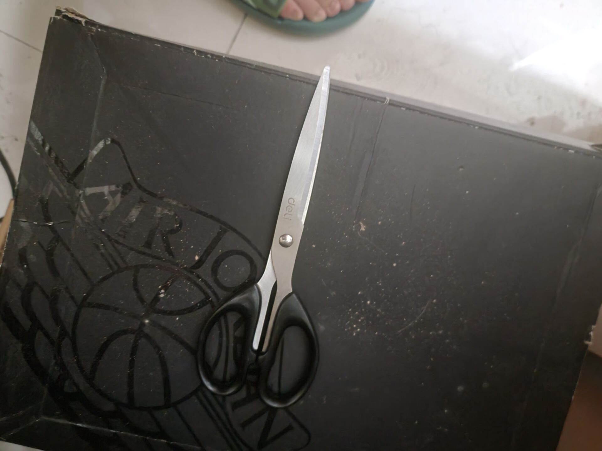 scissors Object Detection Dataset and Pre-Trained Model by dinuo Bob