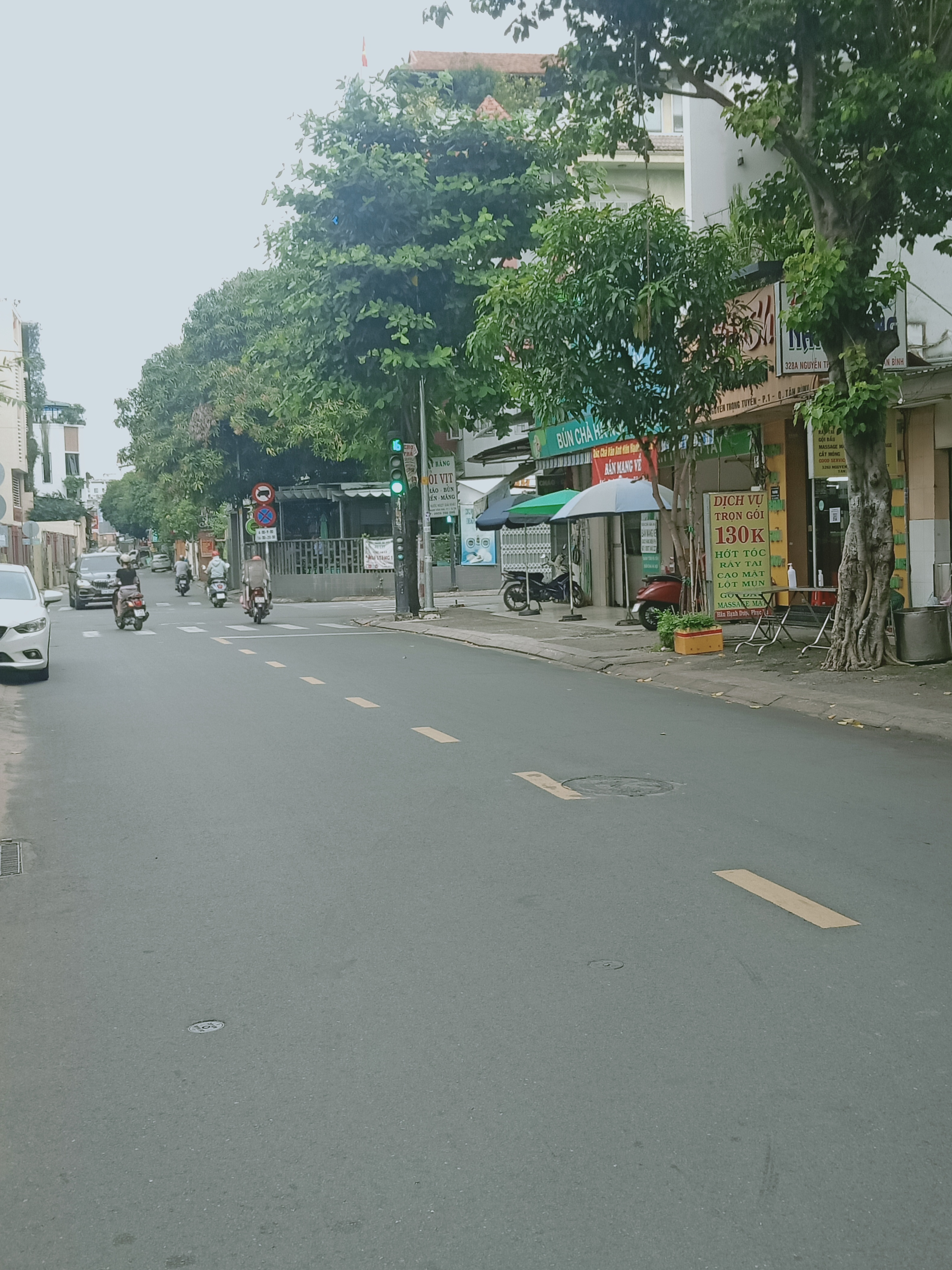Traffic Light 6 Object Detection Dataset by Quang Linh