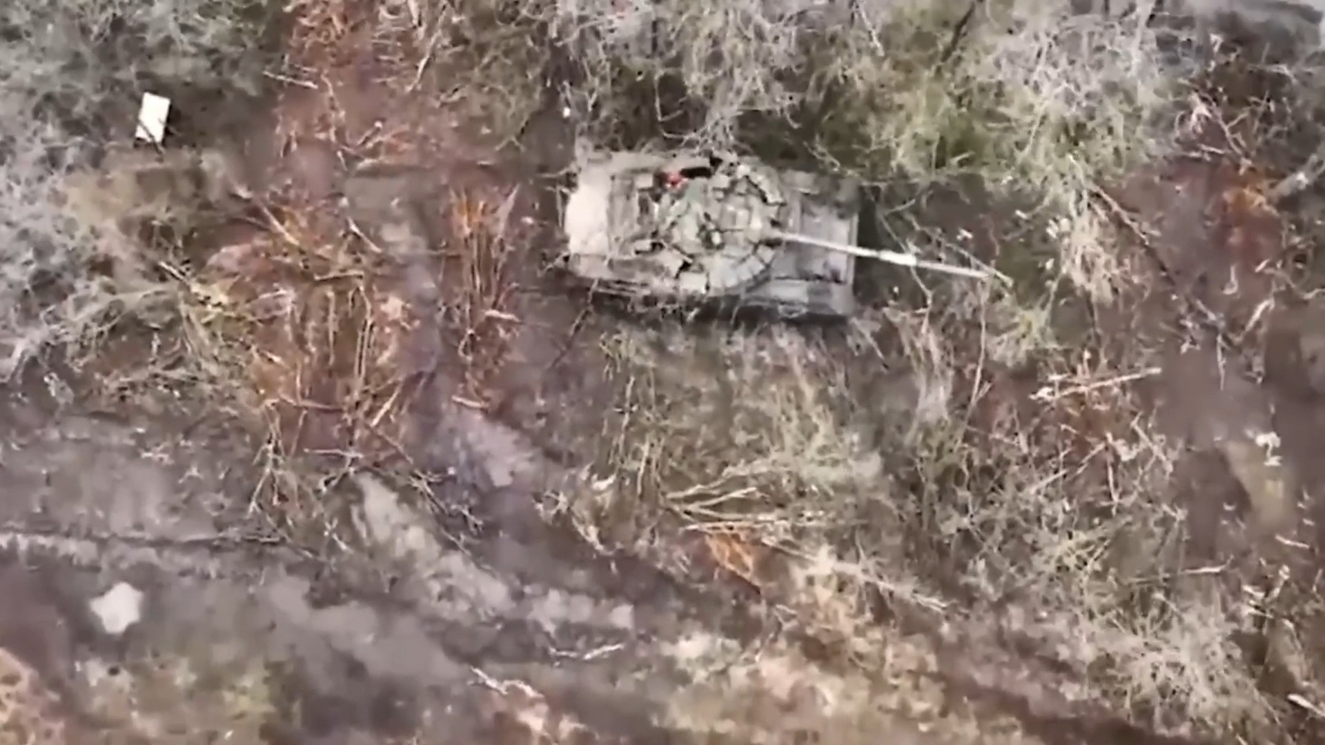 tank from UAV 01 Object Detection Model (v5, 2025-01-12 8:40pm) by FPI