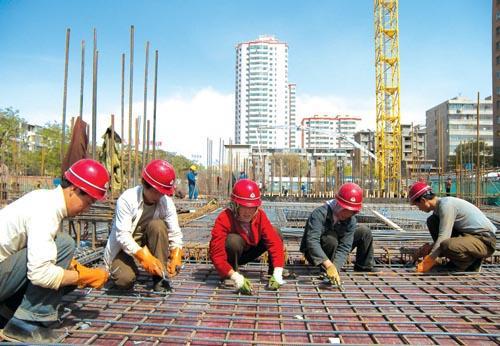 Hard Hat Universe Object Detection Model by Universe Datasets