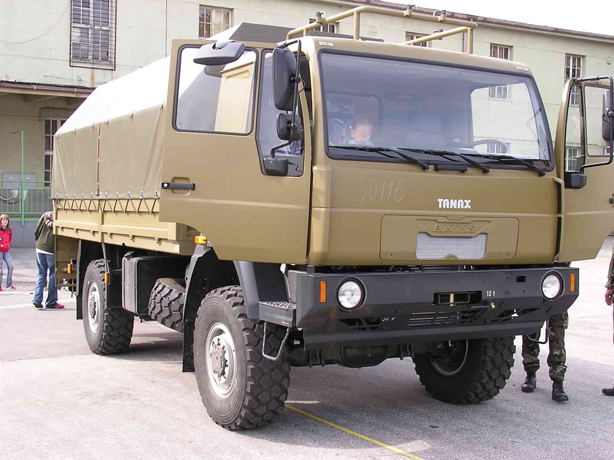 Military cars Object Detection Model by ISCVProject
