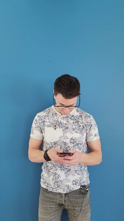 mobile violation2 Object Detection Dataset by vikas