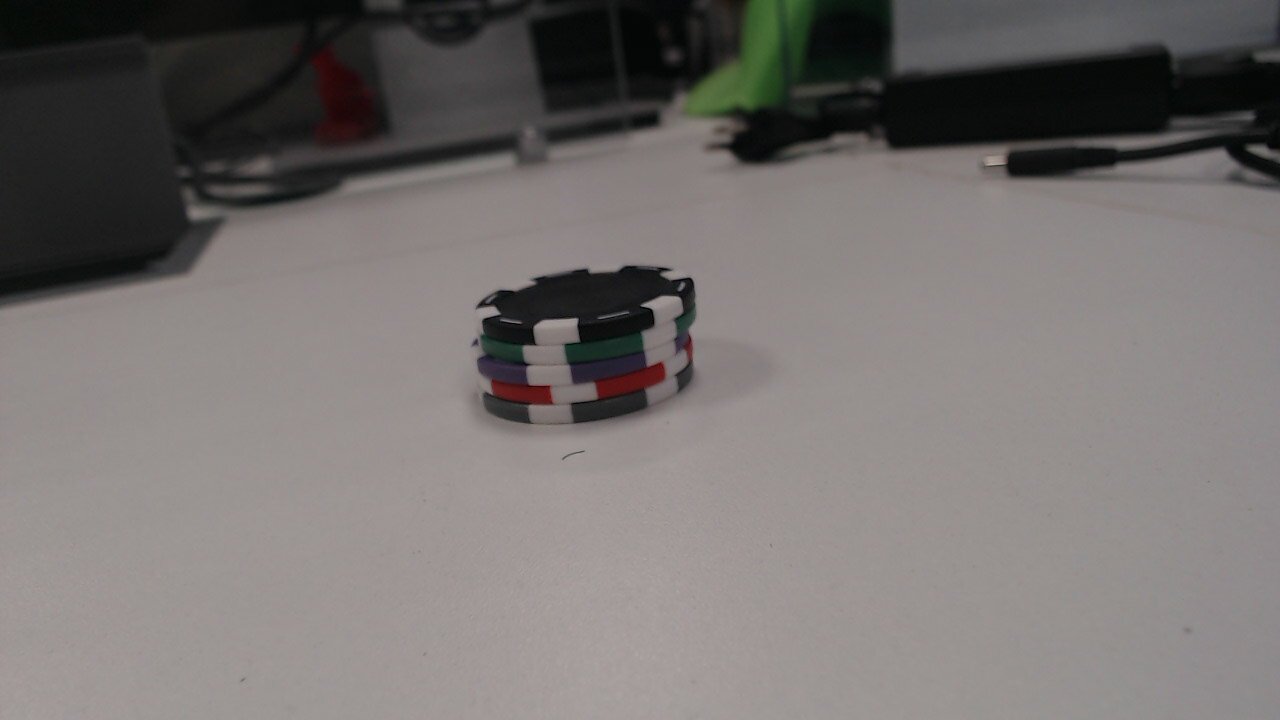 ChipsCounter-V3 Instance Segmentation Model by Daniel de Lima Ferreira