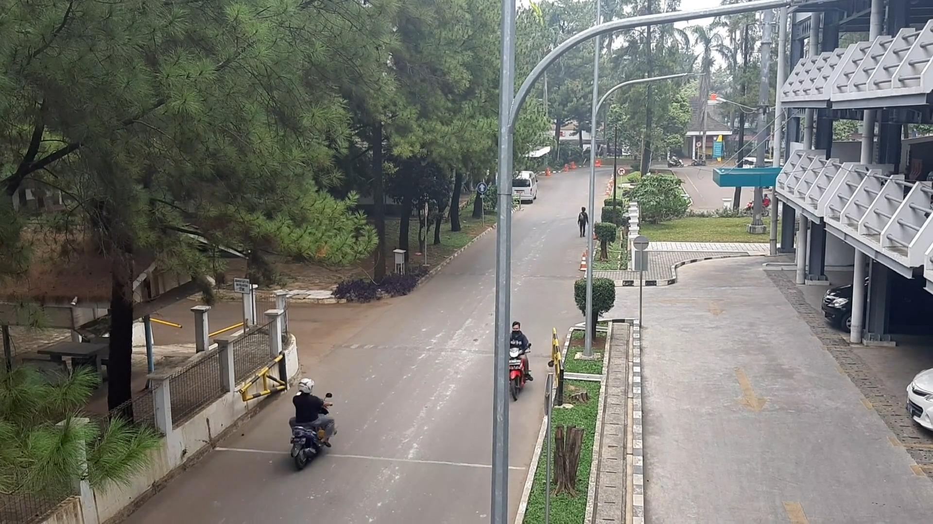 Deteksi Helm Object Detection Model by Politeknik Negeri Jakarta