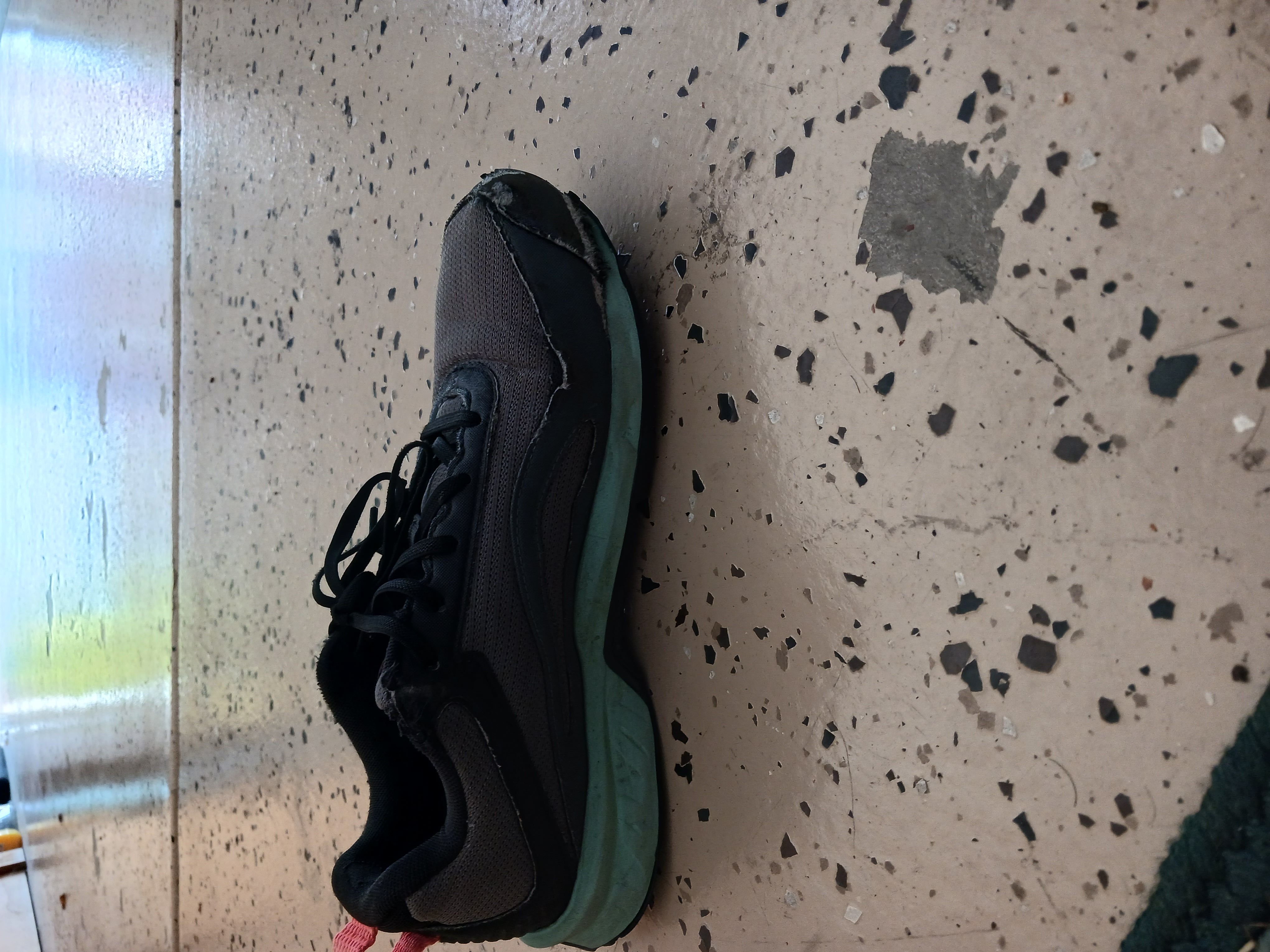 Shoes Object Detection Dataset by tensofrlowstuff