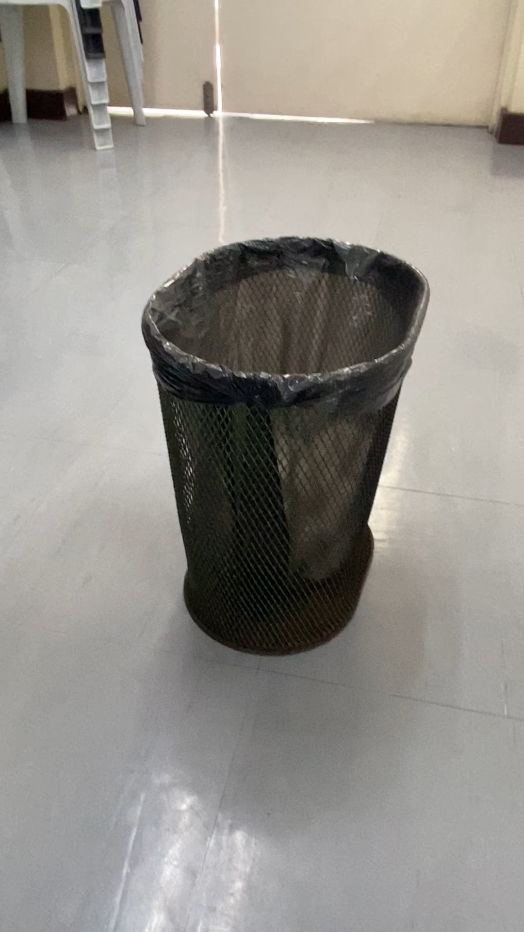 Trashbin Object Detection Dataset and Pre-Trained Model by ISI