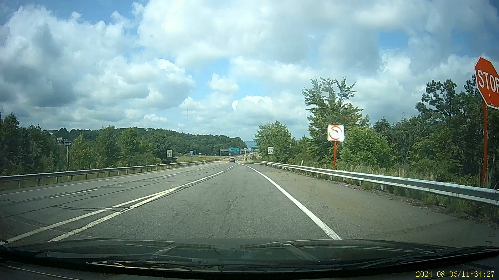 Traffic signals and boards Object Detection Dataset by PotHolesDetection