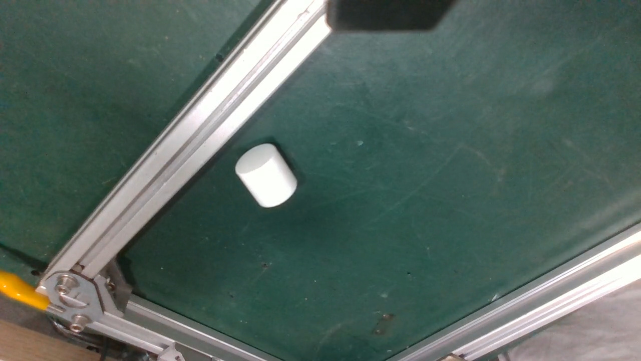 hands holding a cylinder Instance Segmentation Dataset by R2 Dynamic