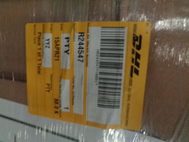 Parcel Box Damage Classification Object Detection Model by yolo