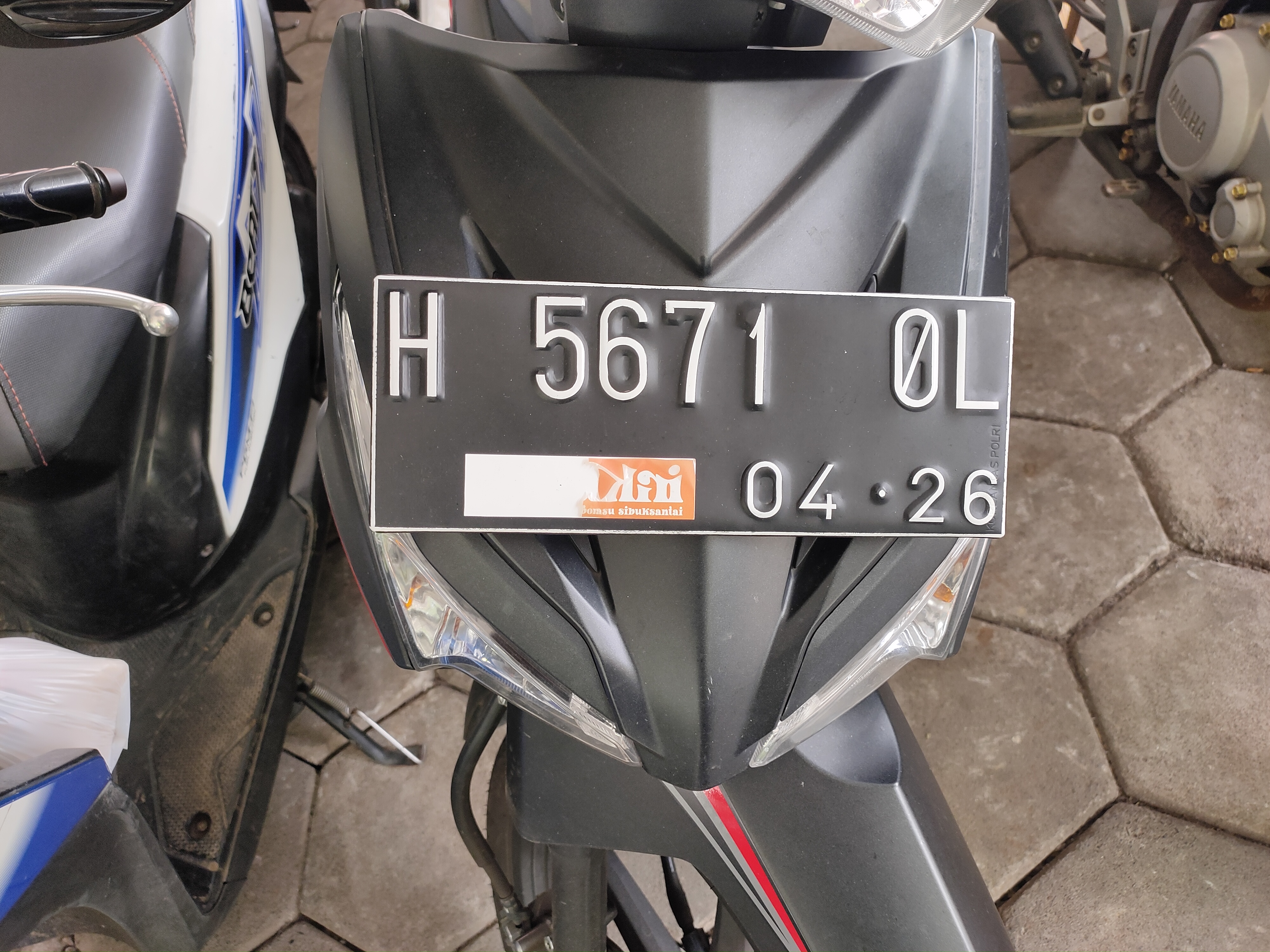 Black License Plate Detector Object Detection Model by license plate