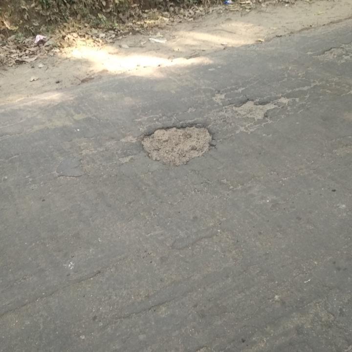 Pot hole detection (pot-hole-detection-yf1db) - Roboflow Universe