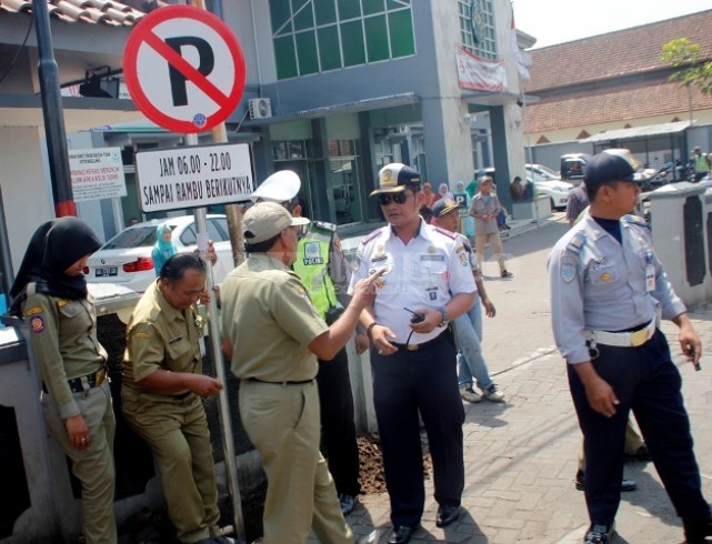 Rambu-Rambu Lalu Lintas Object Detection Dataset and Pre-Trained Model ...