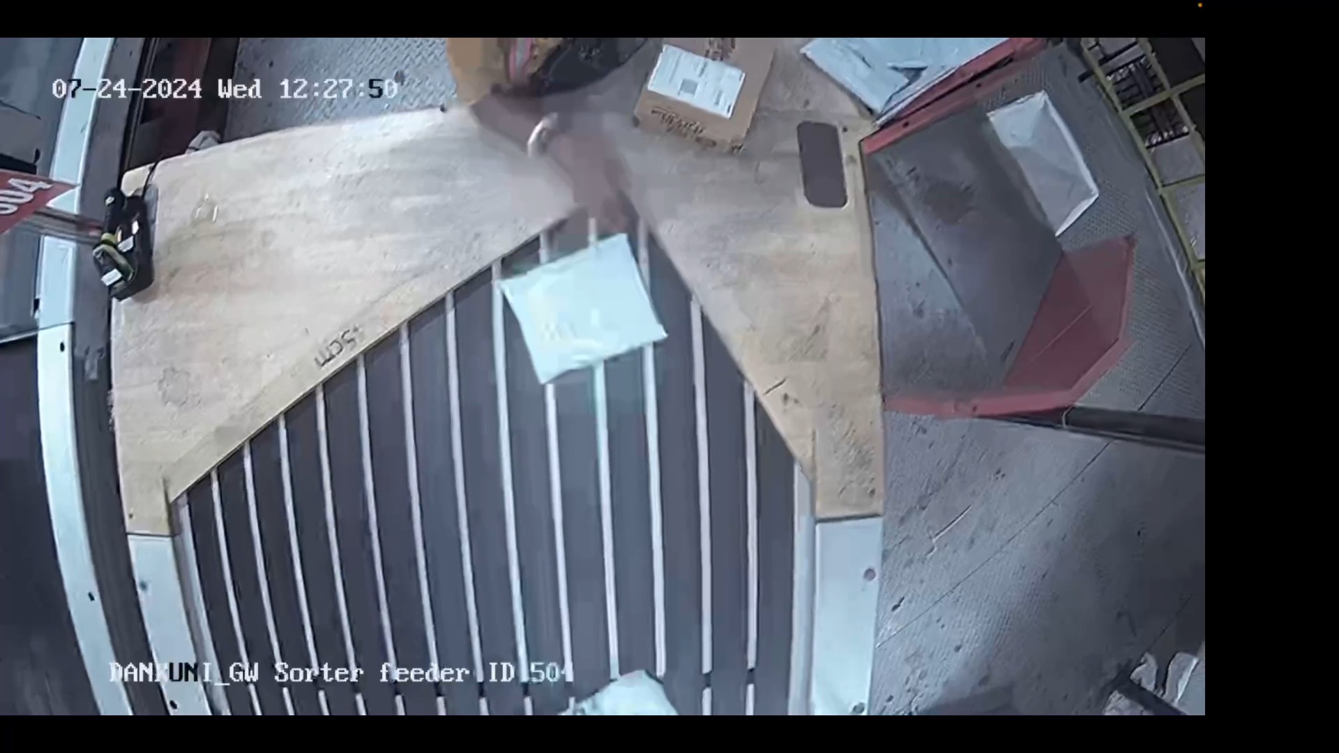 Parcel Boxes Instance Segmentation Model by Delhivery