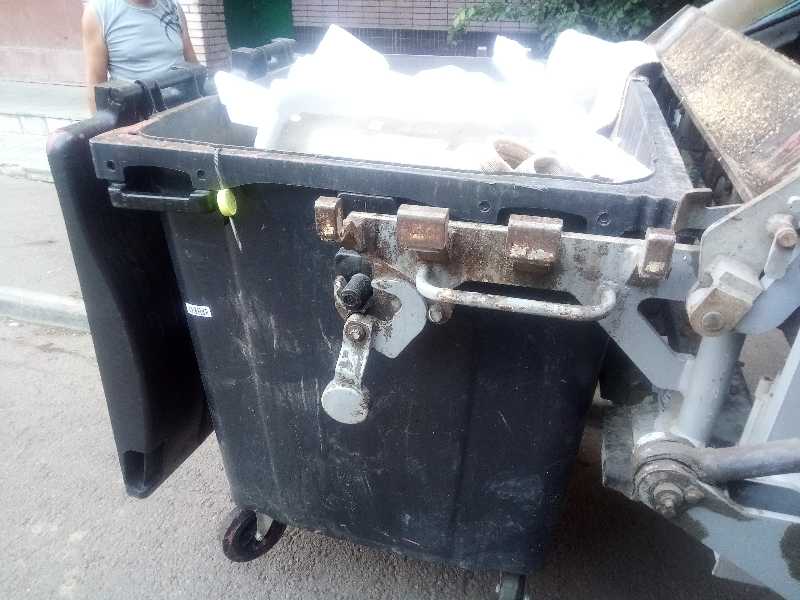 trash can Object Detection Dataset by Aidar Kudaiberdiev
