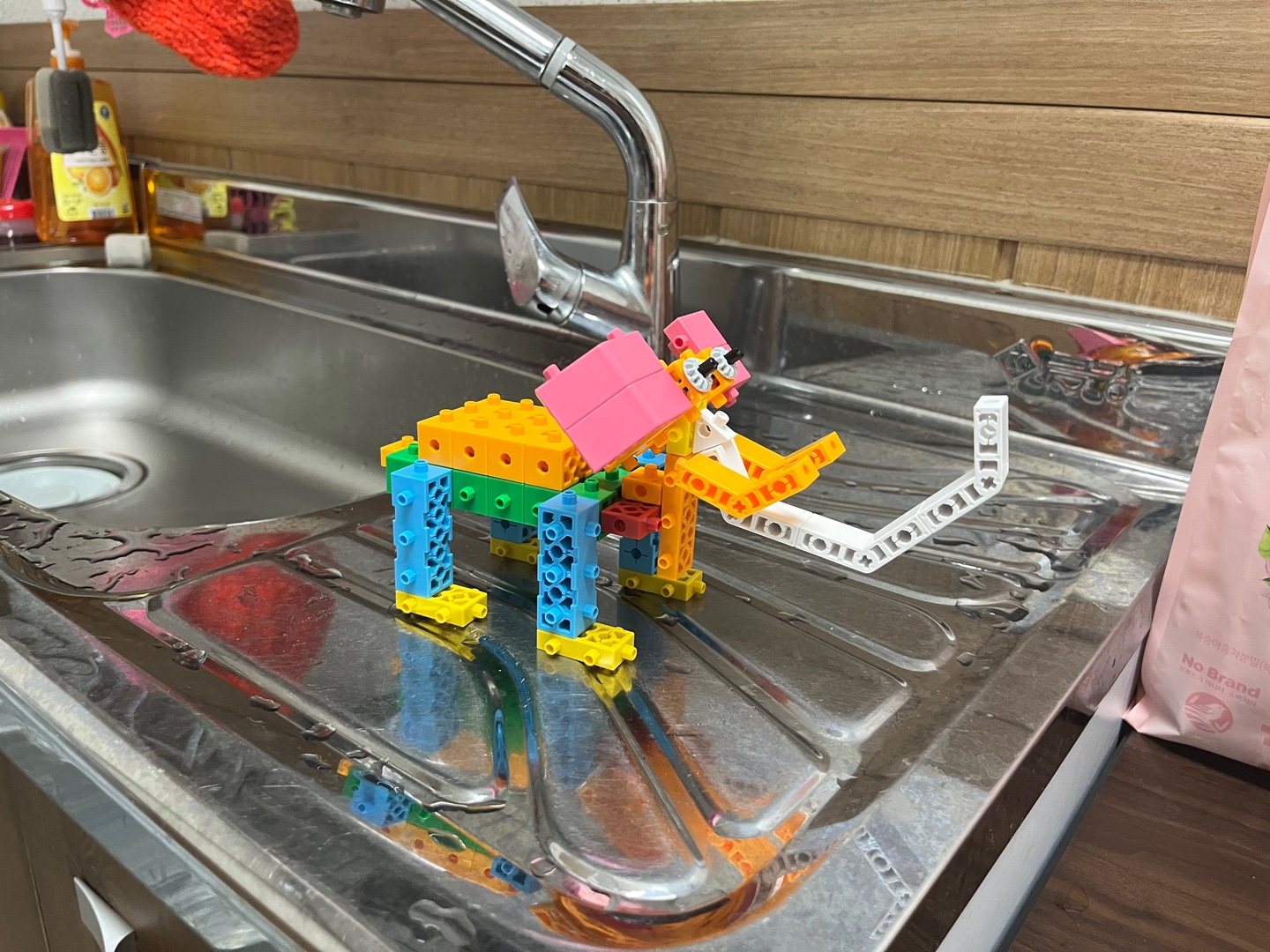 ROBO-elephant Object Detection Dataset by project-94ihp