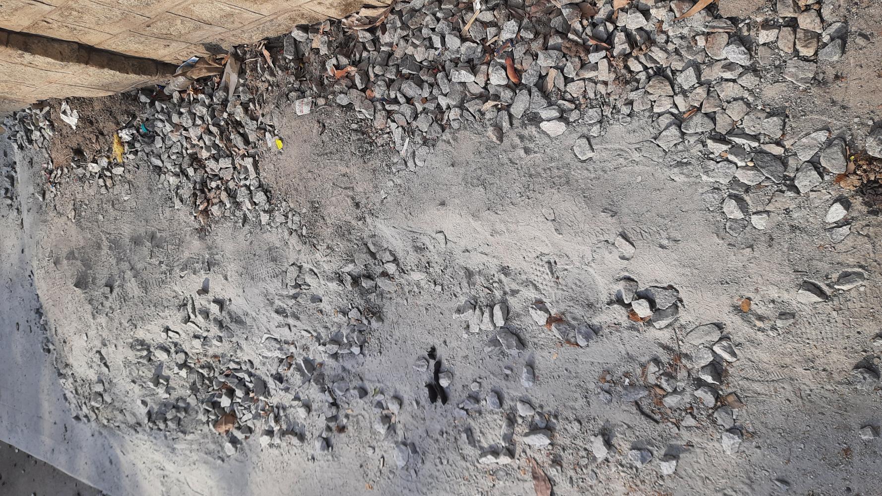 obstacles on pavement Object Detection Model by wodziomworkspace