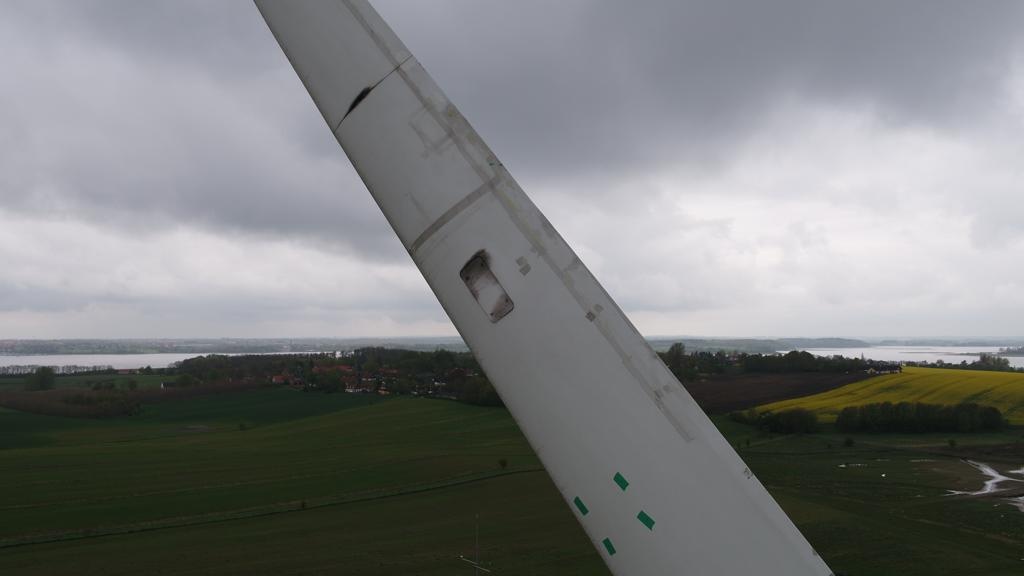 Windmill_Defects Object Detection Model by WindMillDetector