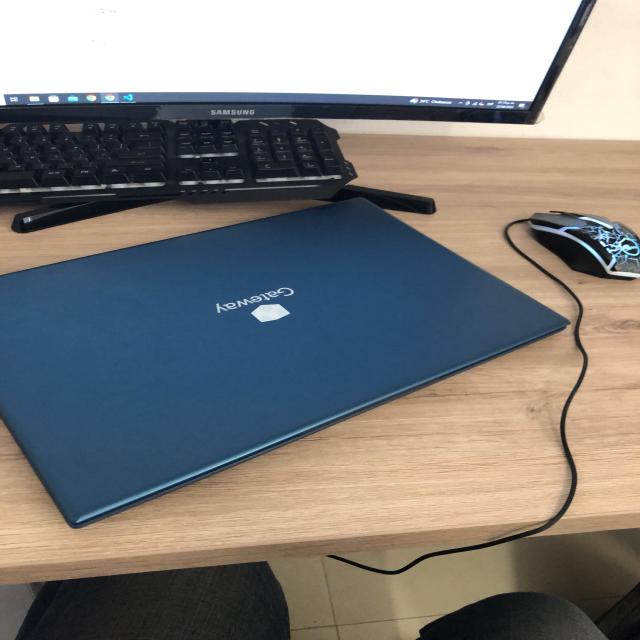 detect laptop Object Detection Dataset and Pre-Trained Model by GR10AI