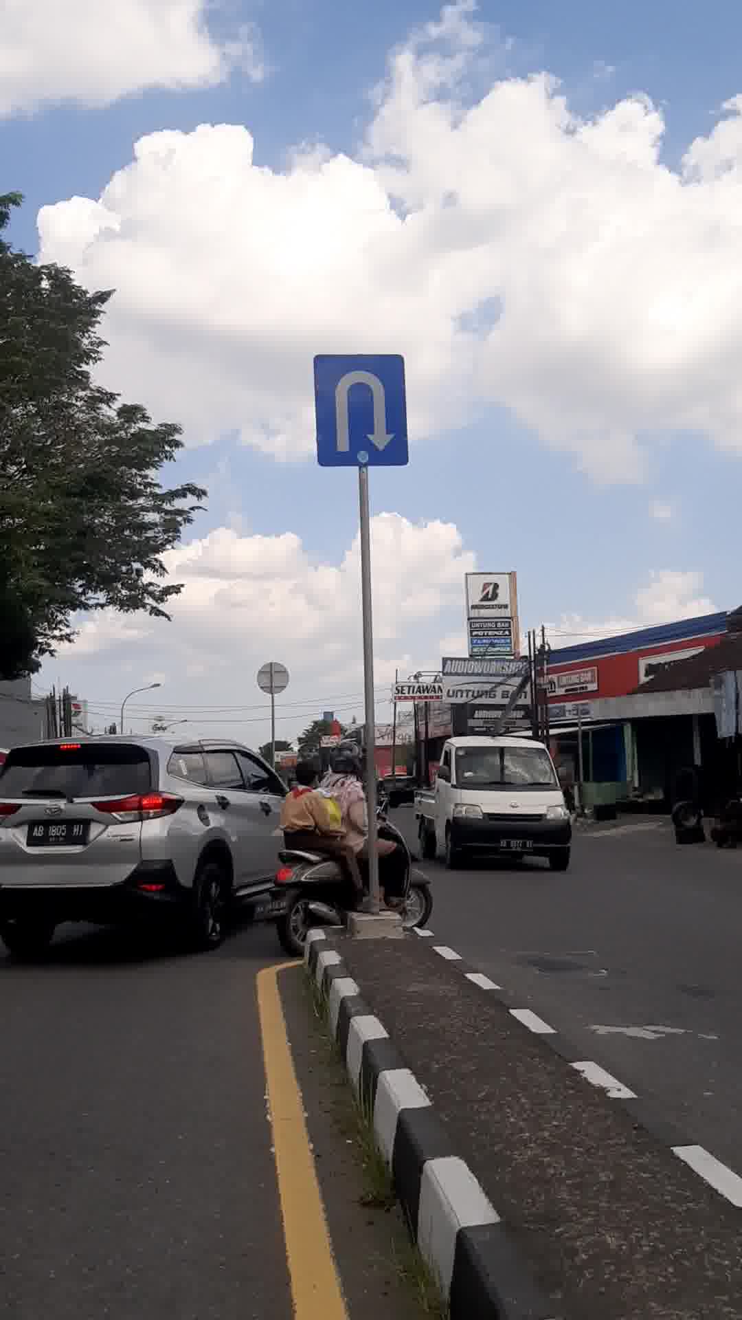 Traffic Sign in Indonesia Detection 2 Object Detection Dataset by coba labeling