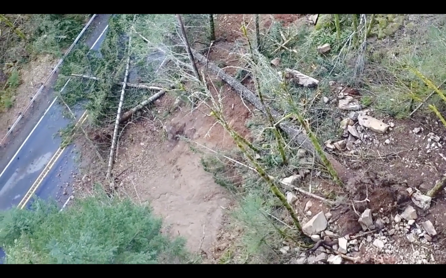 Rocks Ditection With Ia Object Detection Model By Roads Detection With Drones