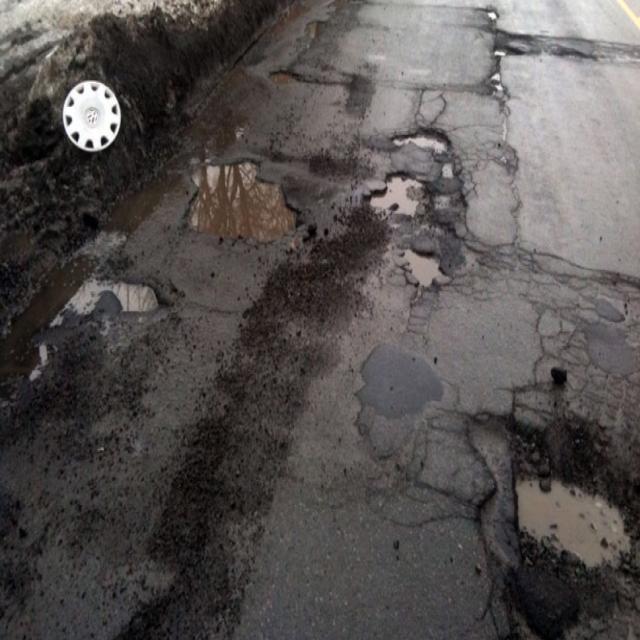 ROAD DEFECTS SEGMENTATION Instance Segmentation Model by VICENTIA