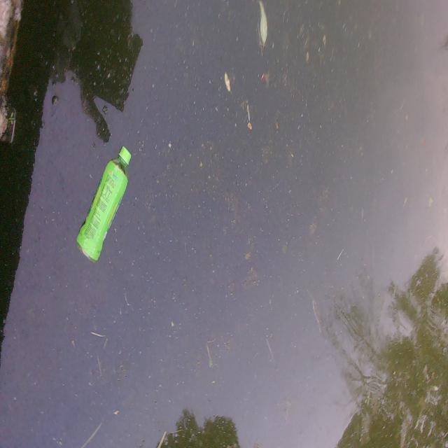 Floating waste Detection - Roboflow Universe