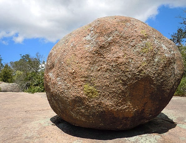 rocks Object Detection Model by Mannequin