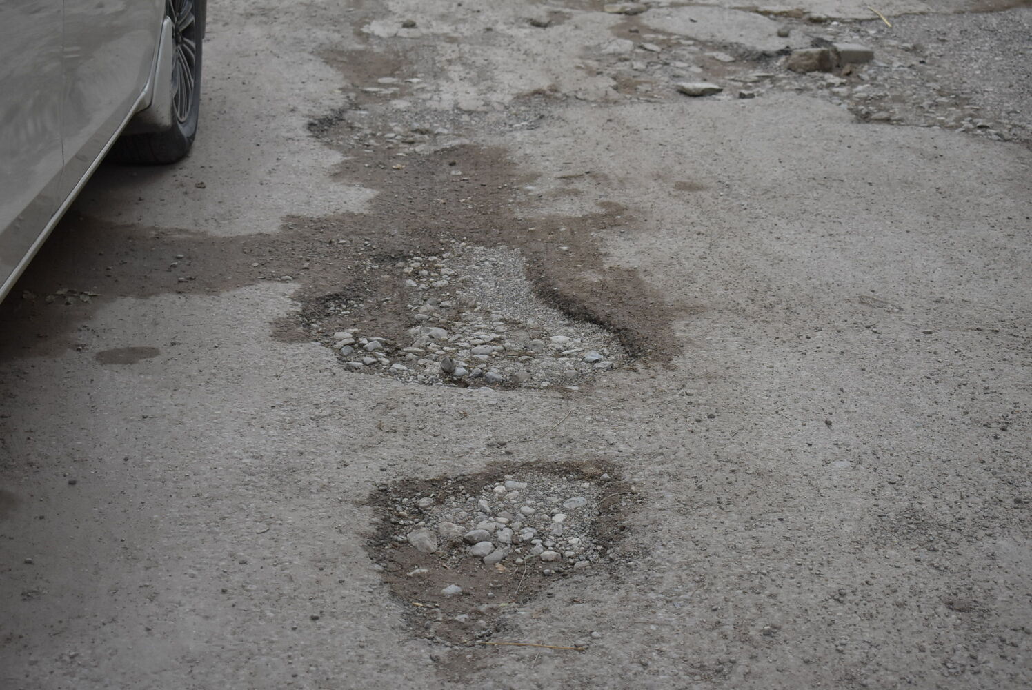 pothole Instance Segmentation Dataset and Pre-Trained Model by rabia