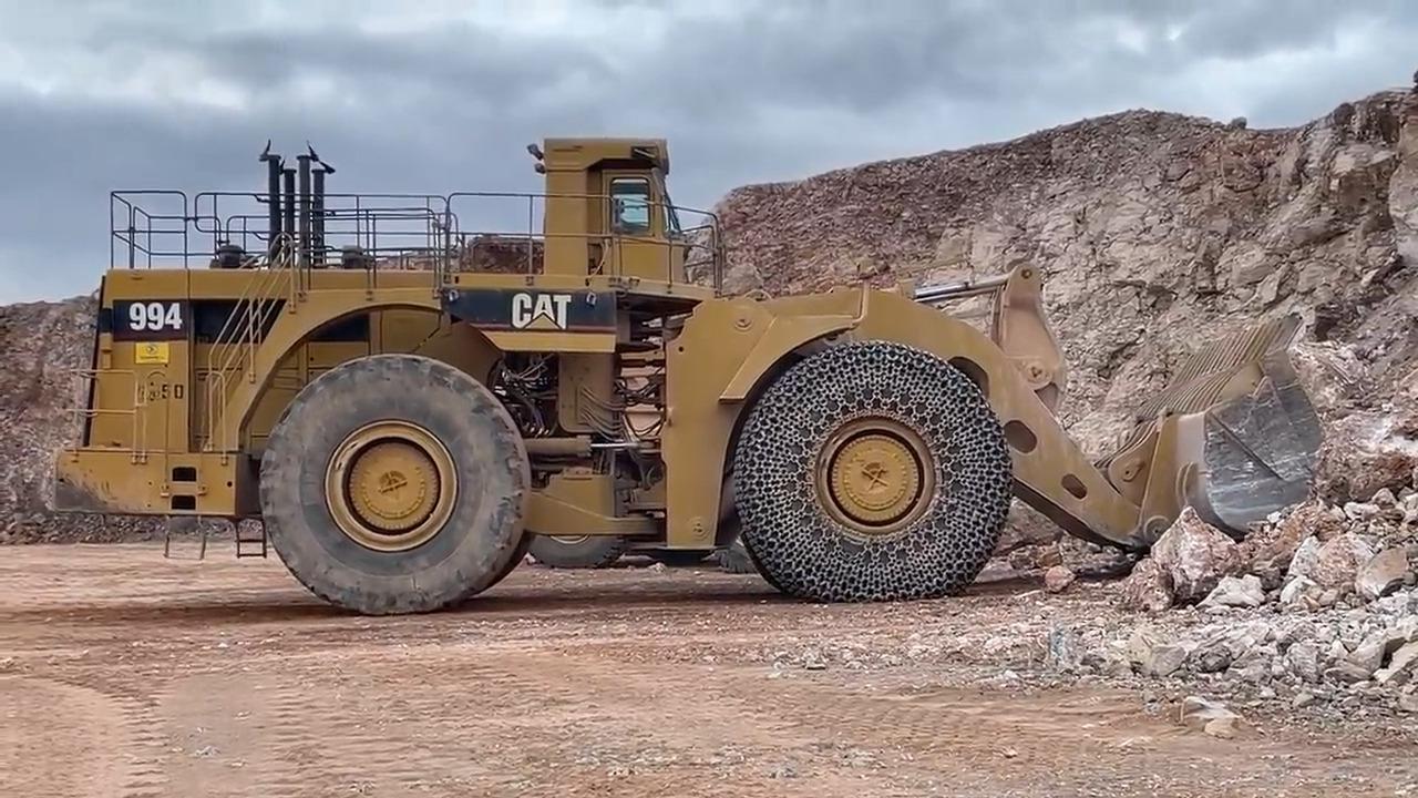 Excavators Object Detection Model By Roboflow 100