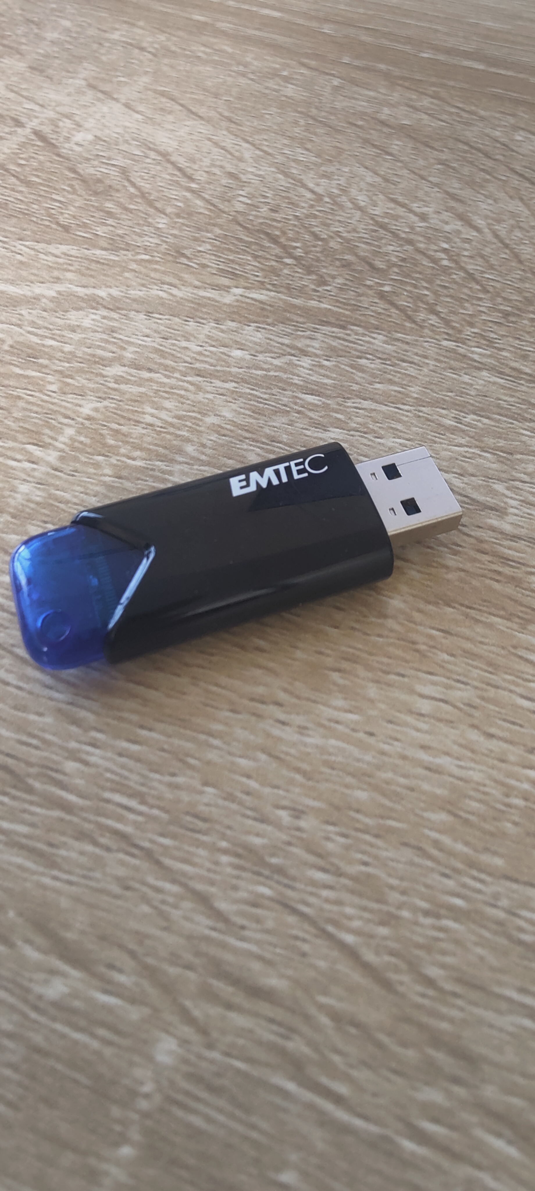 pendrive detector Object Detection Dataset and Pre-Trained Model by mycustomdata