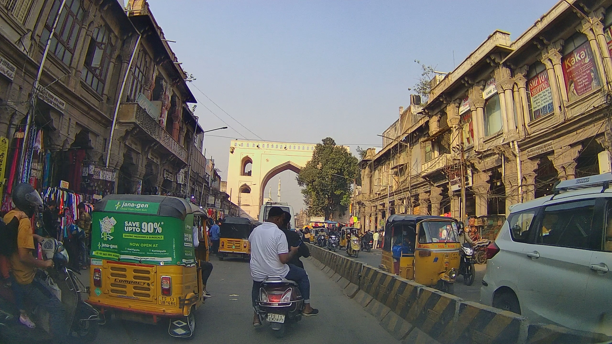 divider_segmentation Instance Segmentation Dataset by Wrongsidedrivingdetection