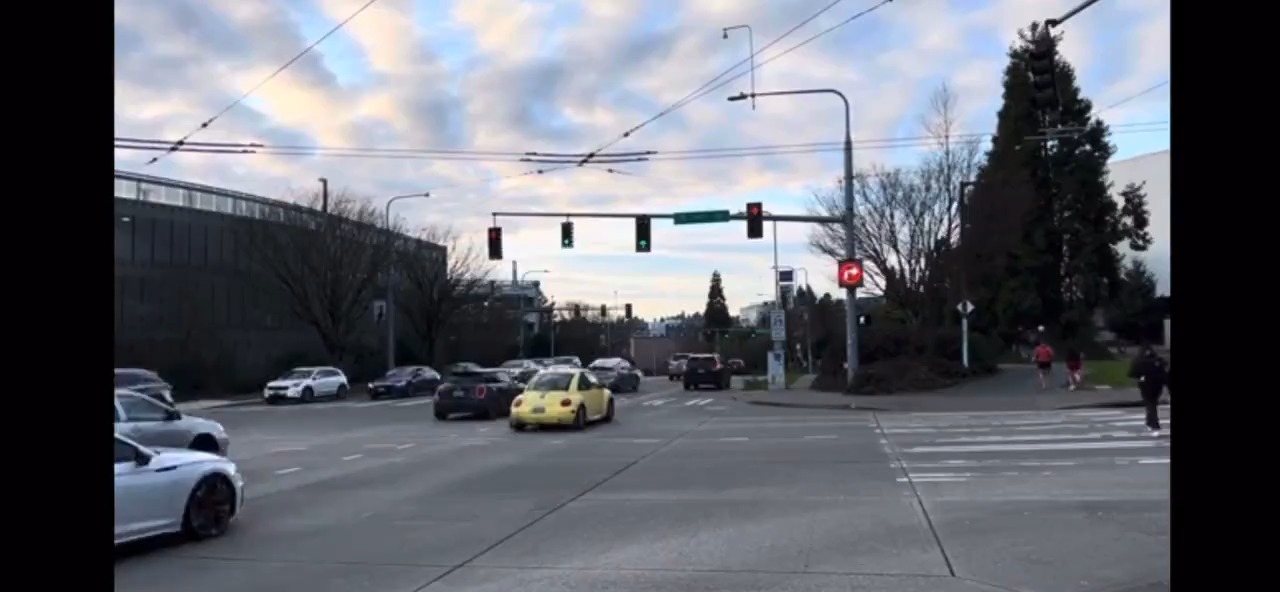 Pothole detection (pothole-detection-ycnd8) - Roboflow Universe