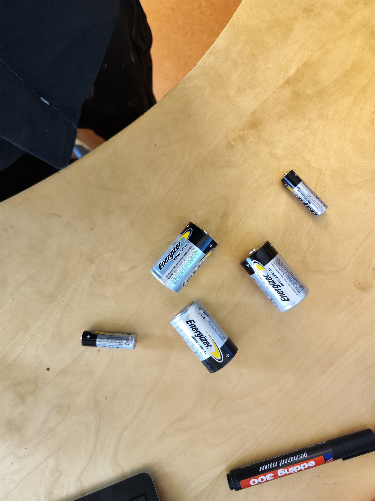 Battery classification Instance Segmentation Dataset and Pre-Trained Model by Svetsmaskin