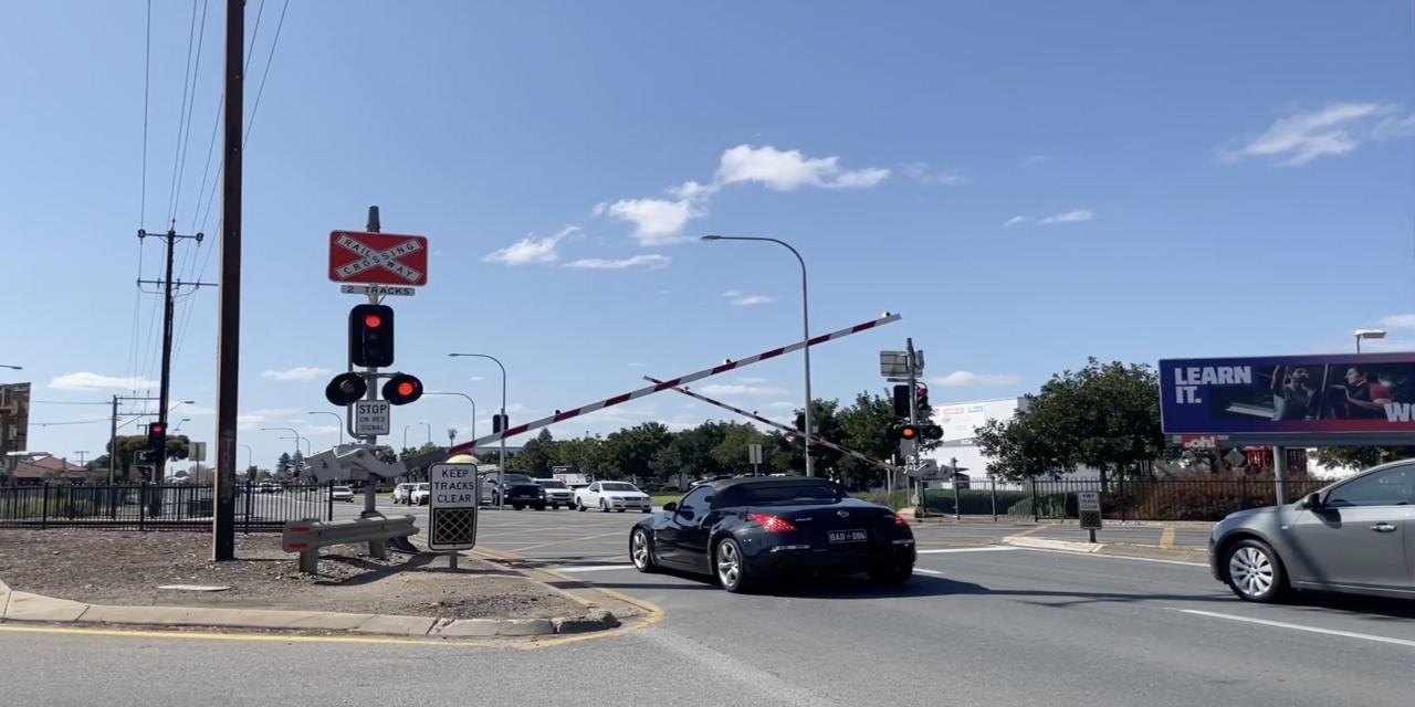 Railroad crossings (object detection) Object Detection Dataset by Train