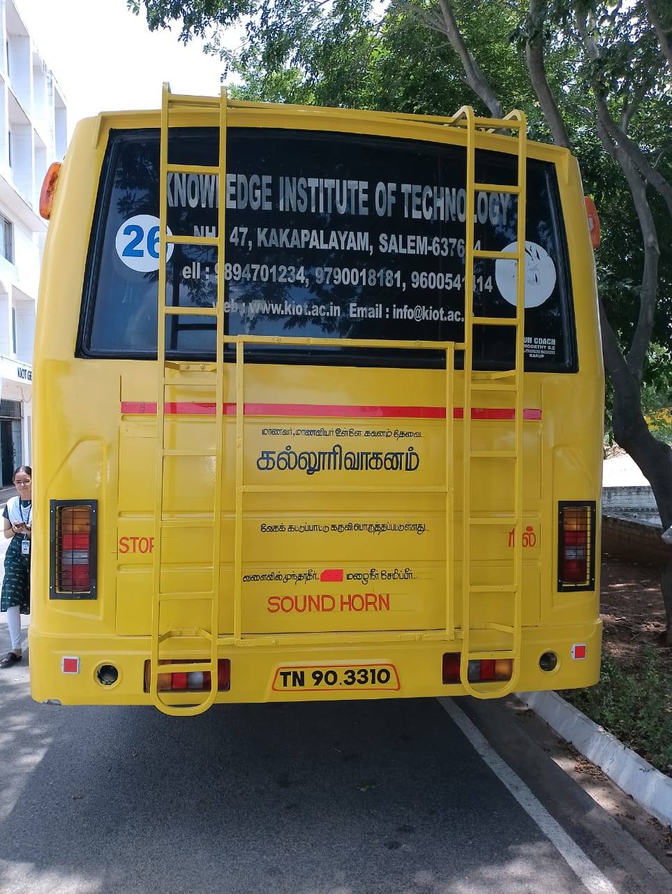 bus detection (bus-detection-lacbm) - Roboflow Universe