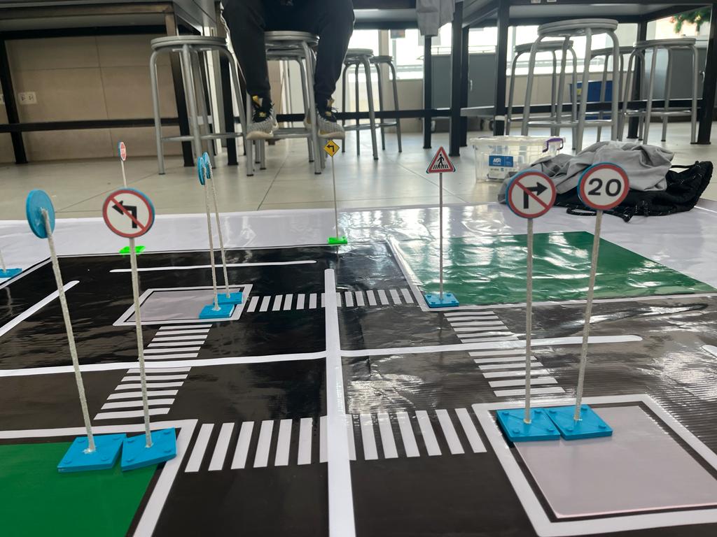 Signal_recognition Object Detection Dataset and Pre-Trained Model by Embebidos