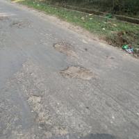 pothole (pothole-e8ftq) - Roboflow Universe