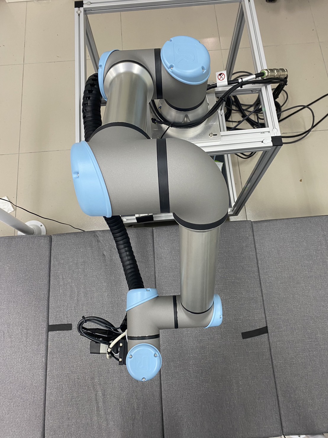 robot_dataset_v2 Instance Segmentation Dataset by yolo