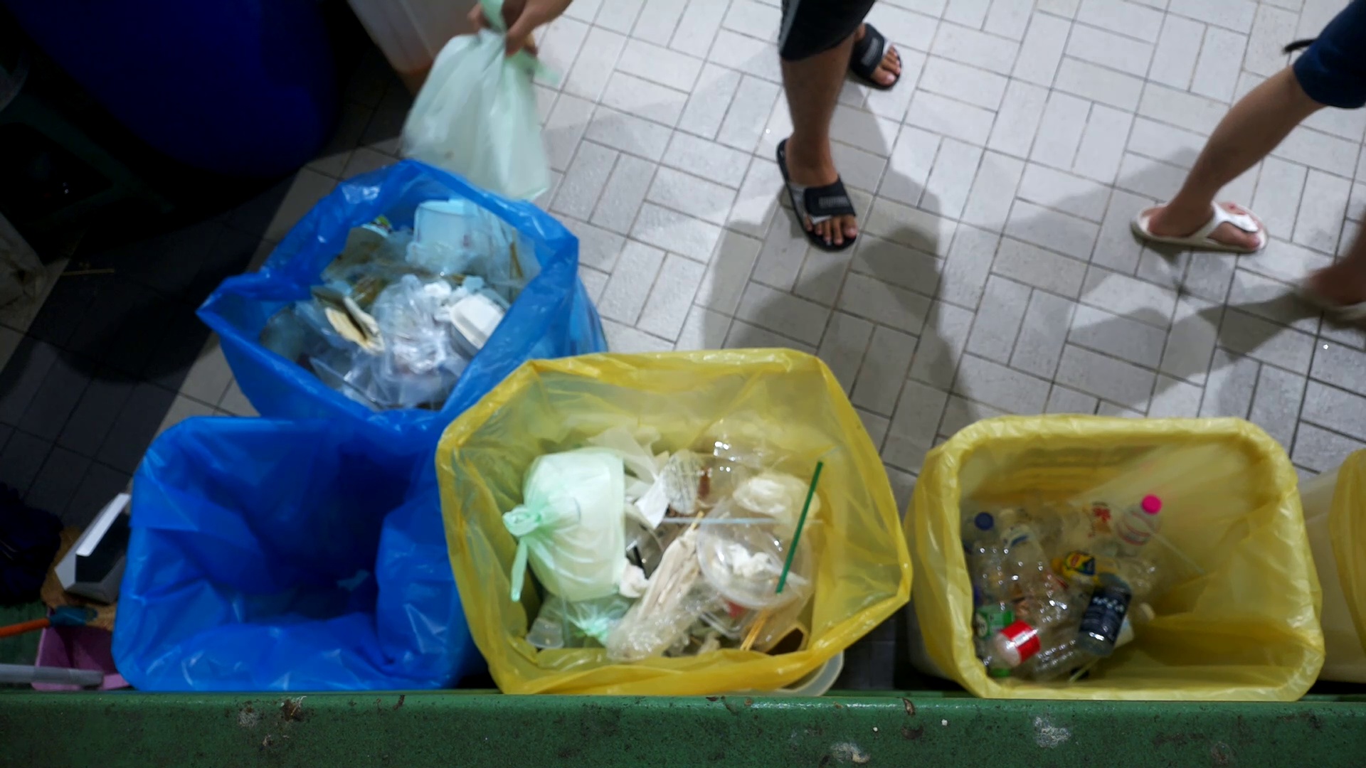 Waste Separation (waste-separation-ncmkj) - Roboflow Universe