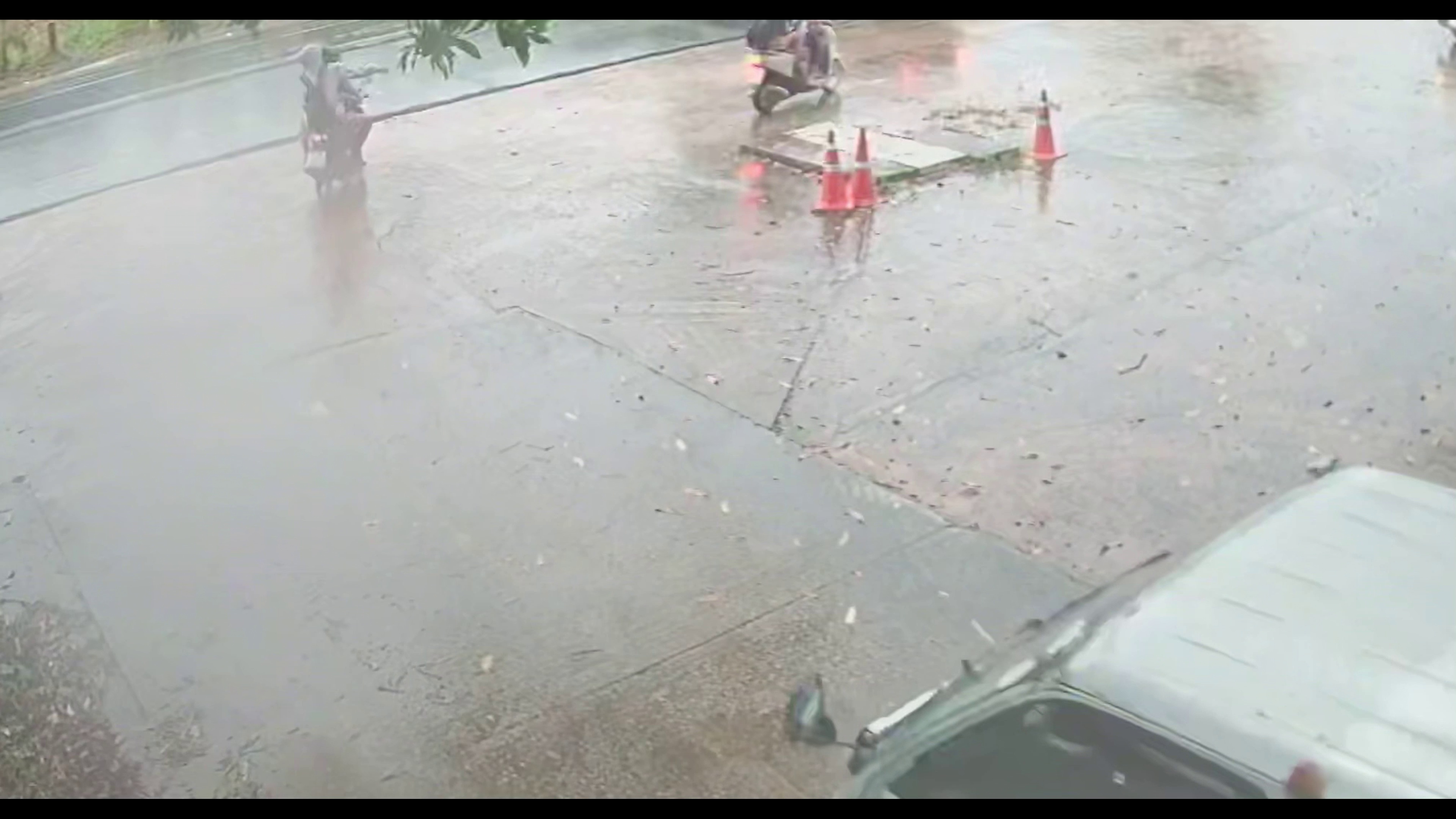 Helmet Detection Helmet Detection Inj7j Roboflow Universe