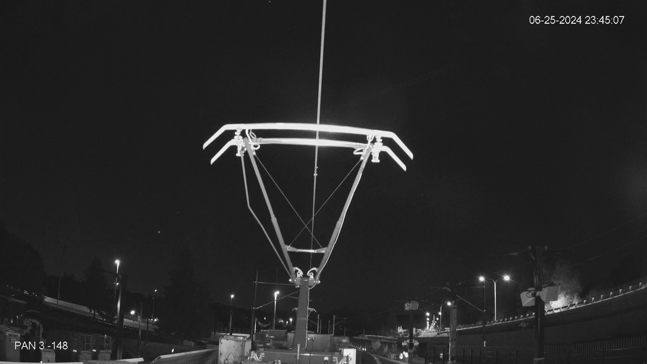 Pantograph Object Detection Model by PantographContact Wire Arcing