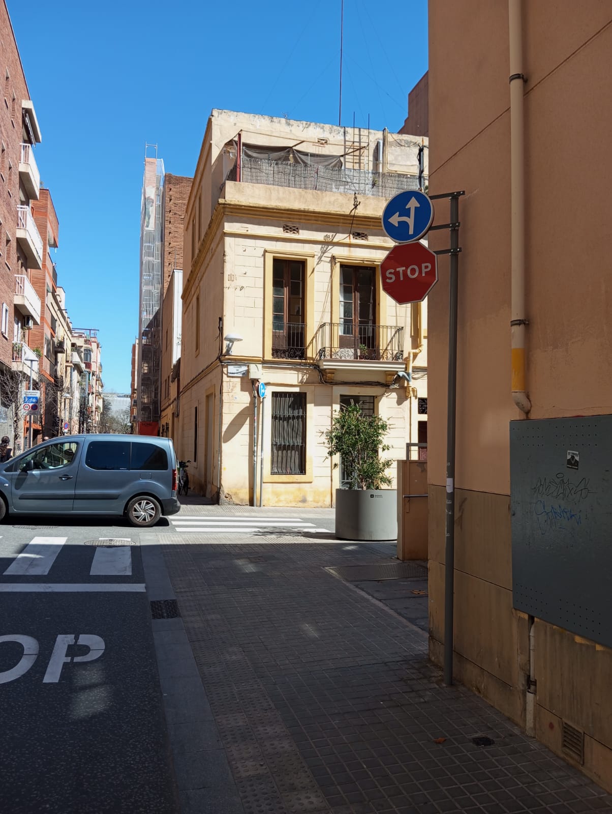 RDD AND TRAFFIC SIGNS 4 BYCICLES Object Detection Dataset by RDD