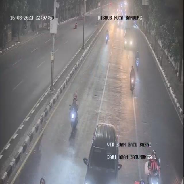 Vehicle Counting Jatinegara Object Detection Dataset And Pre Trained Model By Rifqi Fadhlurakhman