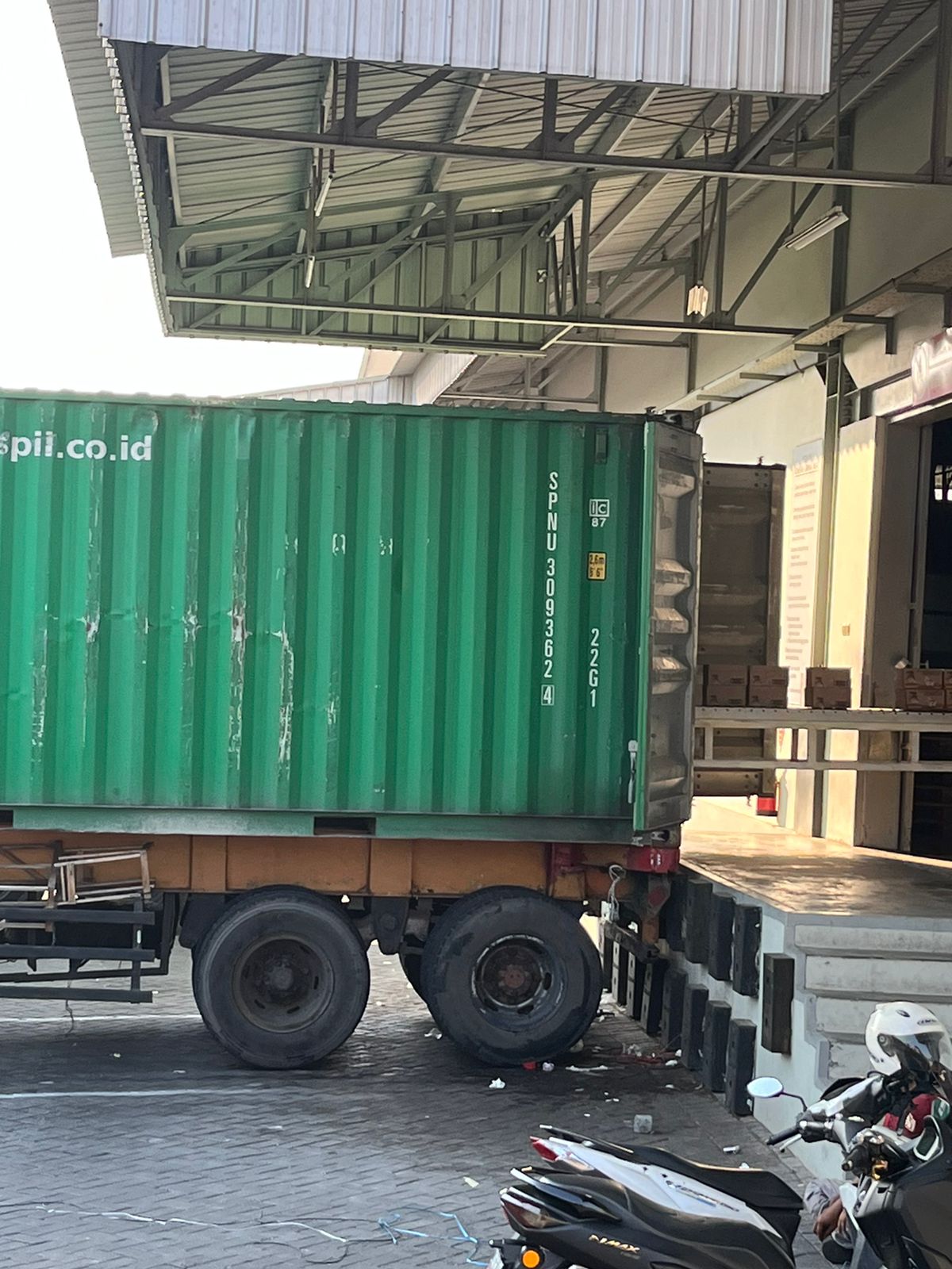 Container Object Detection Model by darien morieno