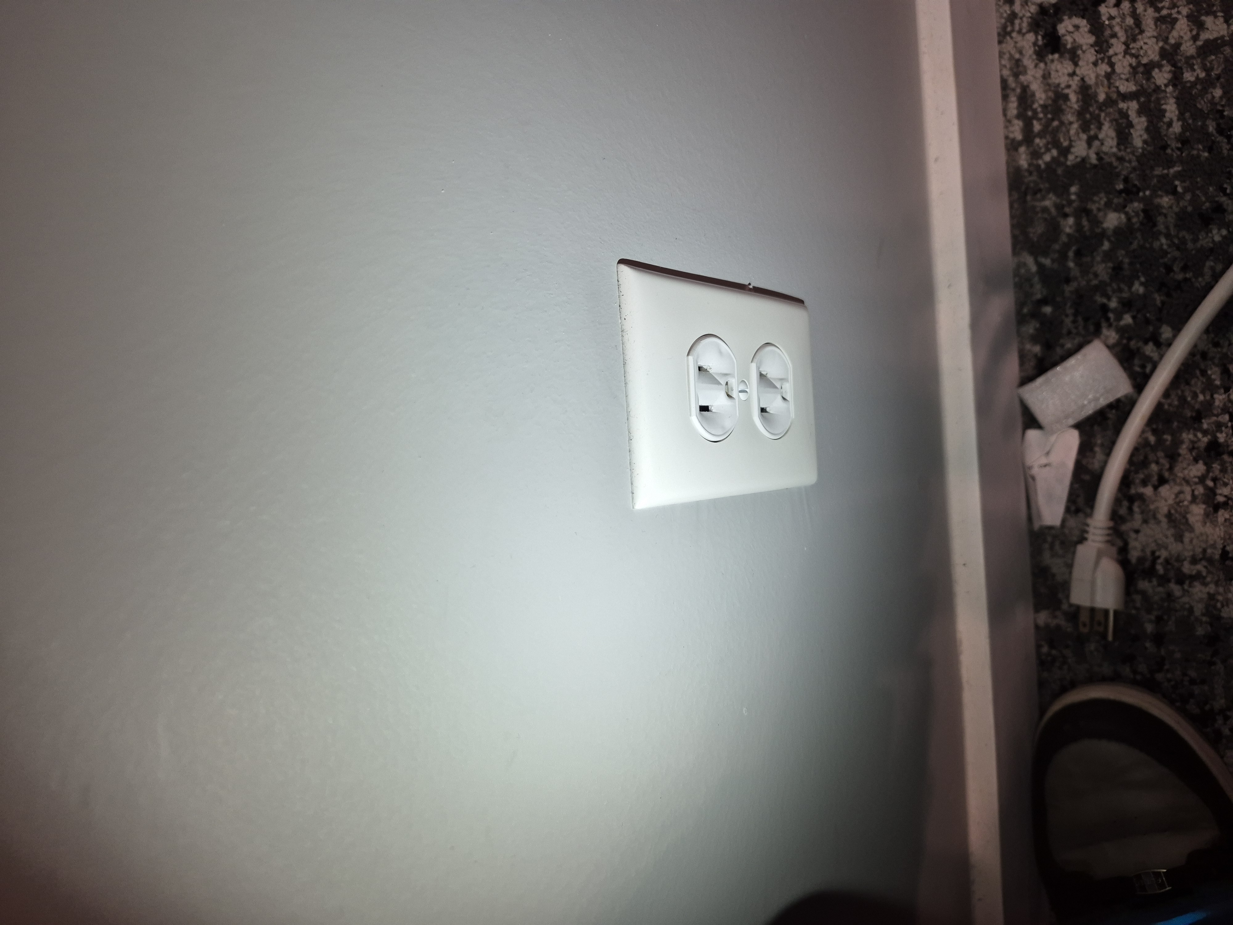 Electrical Outlets Object Detection Dataset by Daniel