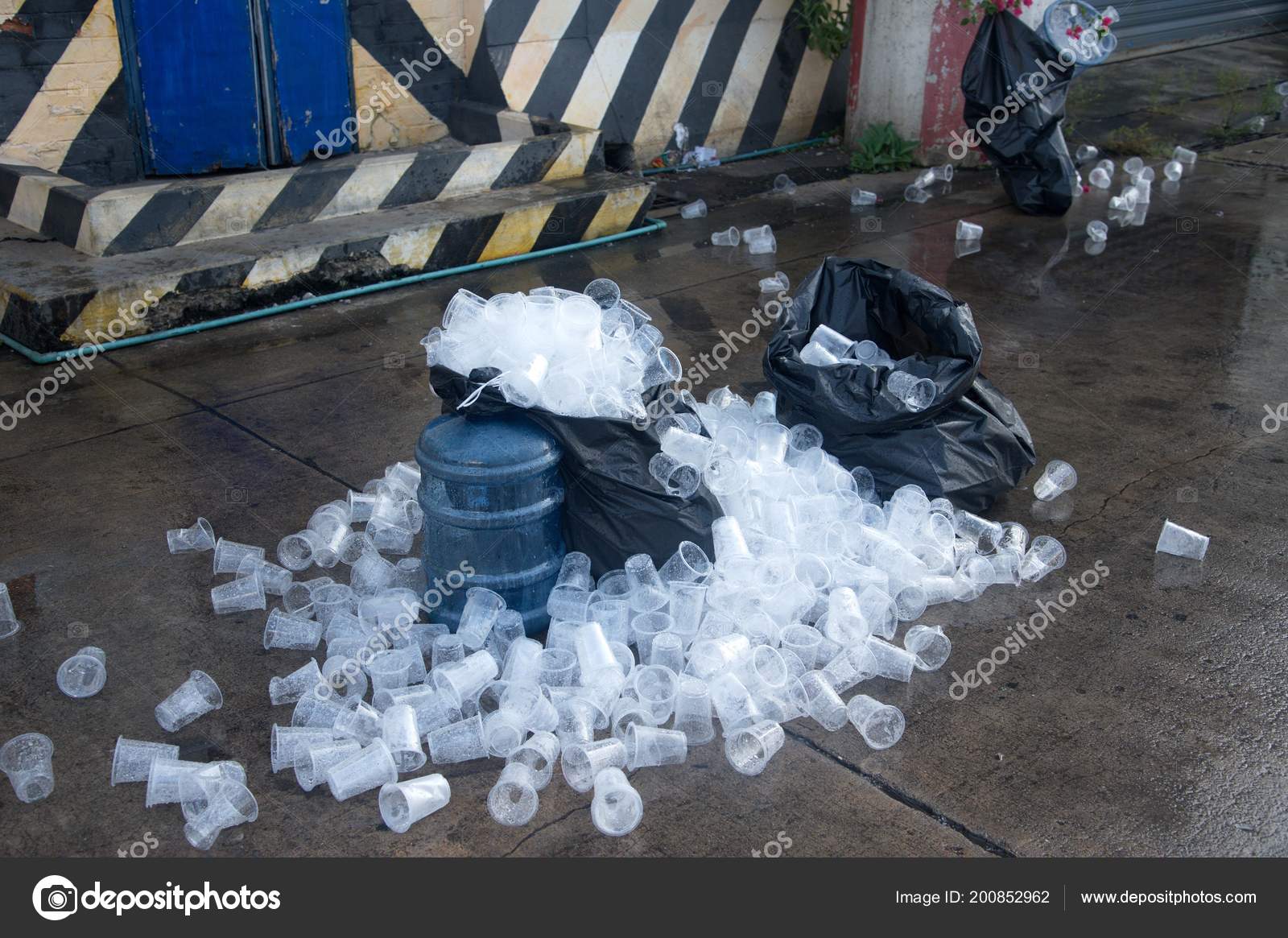 Glass Garbage Object Detection Dataset by StandPose