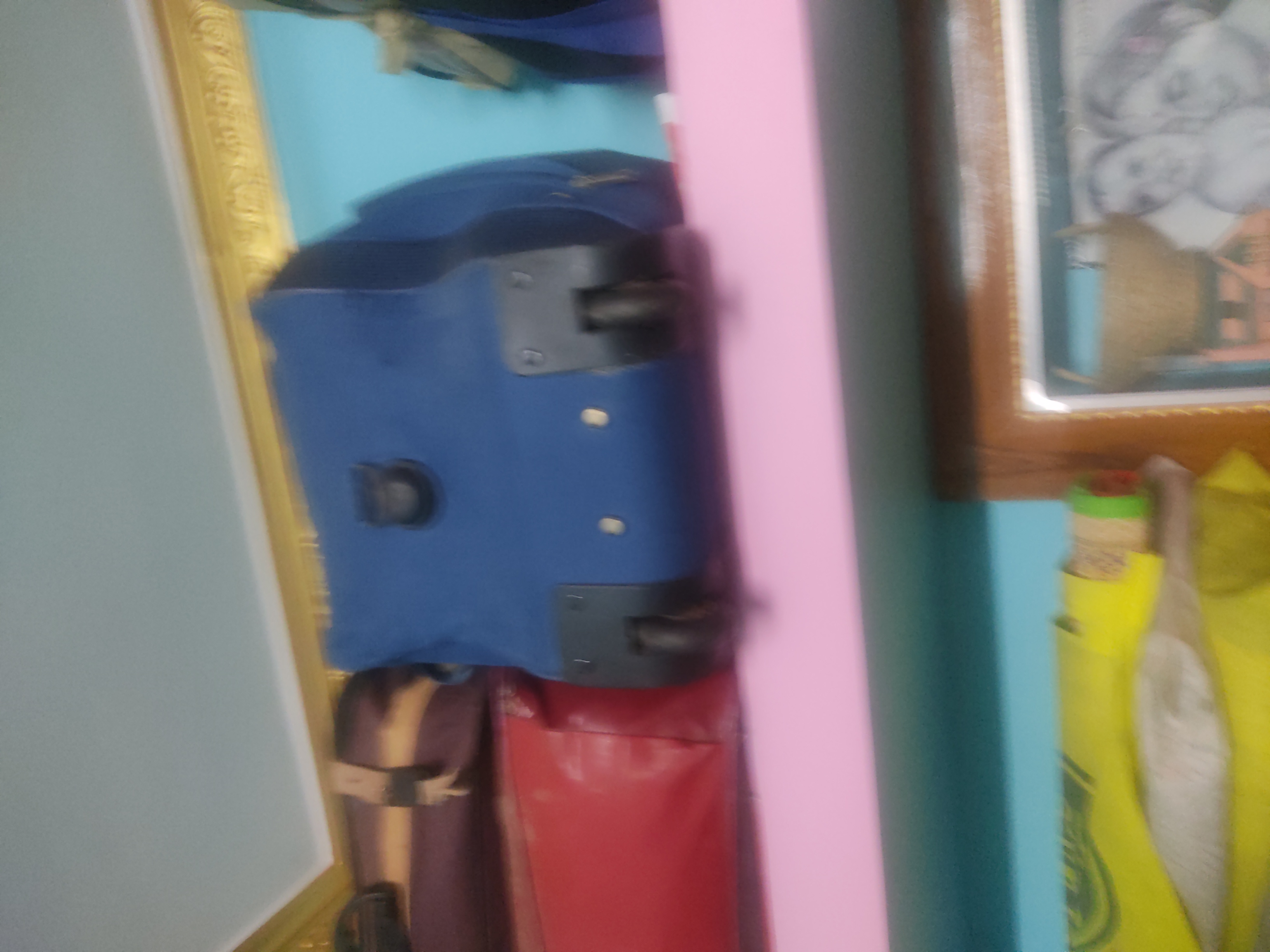 Suitcase Detection Object Detection Dataset by PUNITH