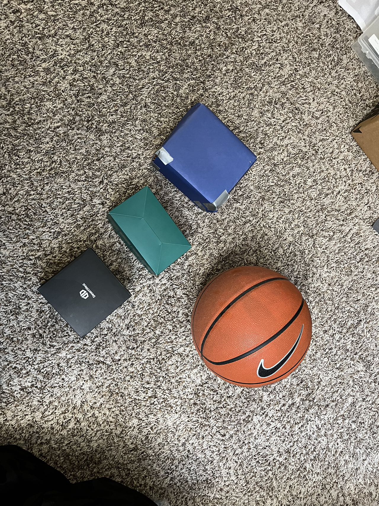 Box and Basketball Object Detection Dataset by yoloboxes
