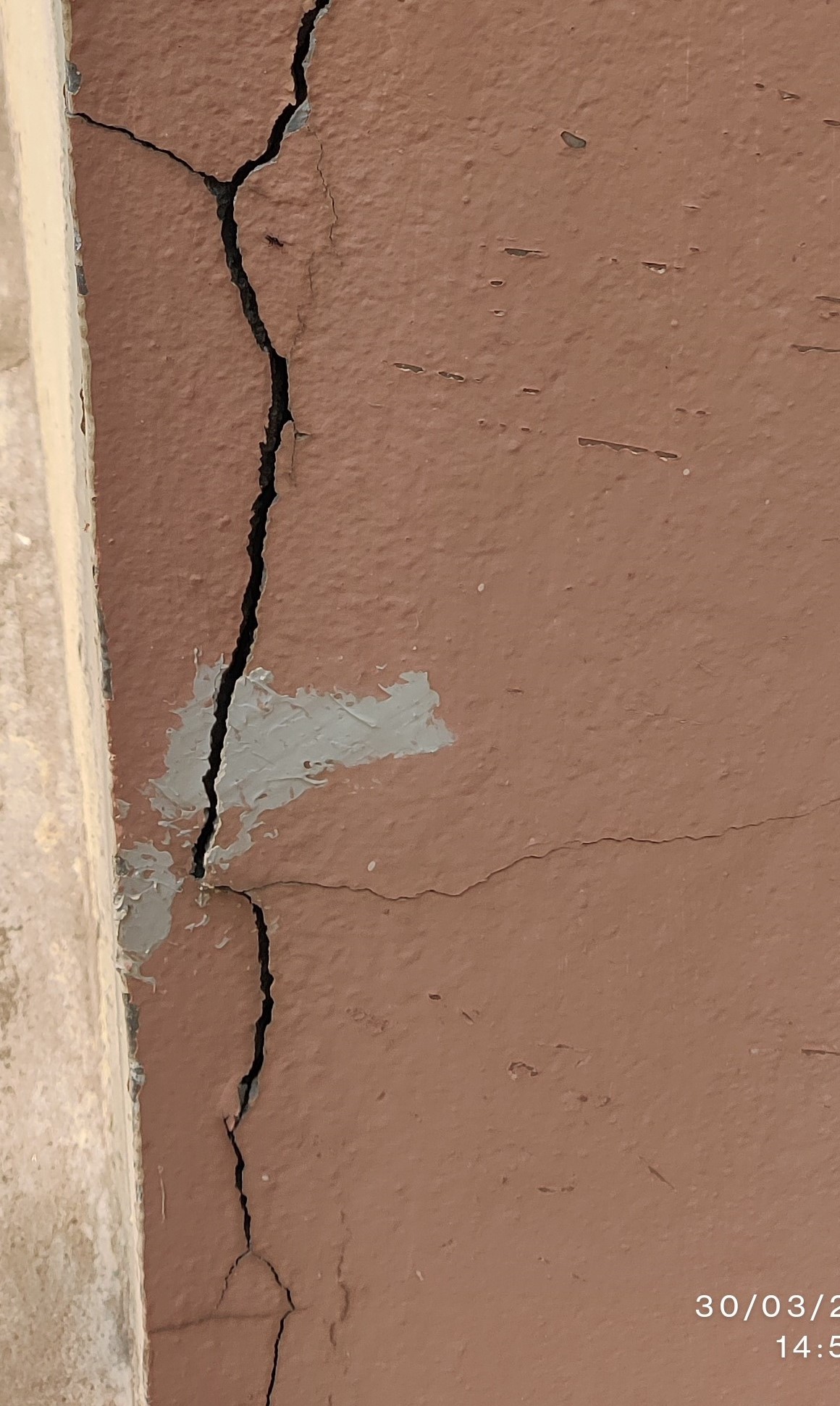 Crack detection Classification Dataset by Sri Ramakrishna Engineering ...